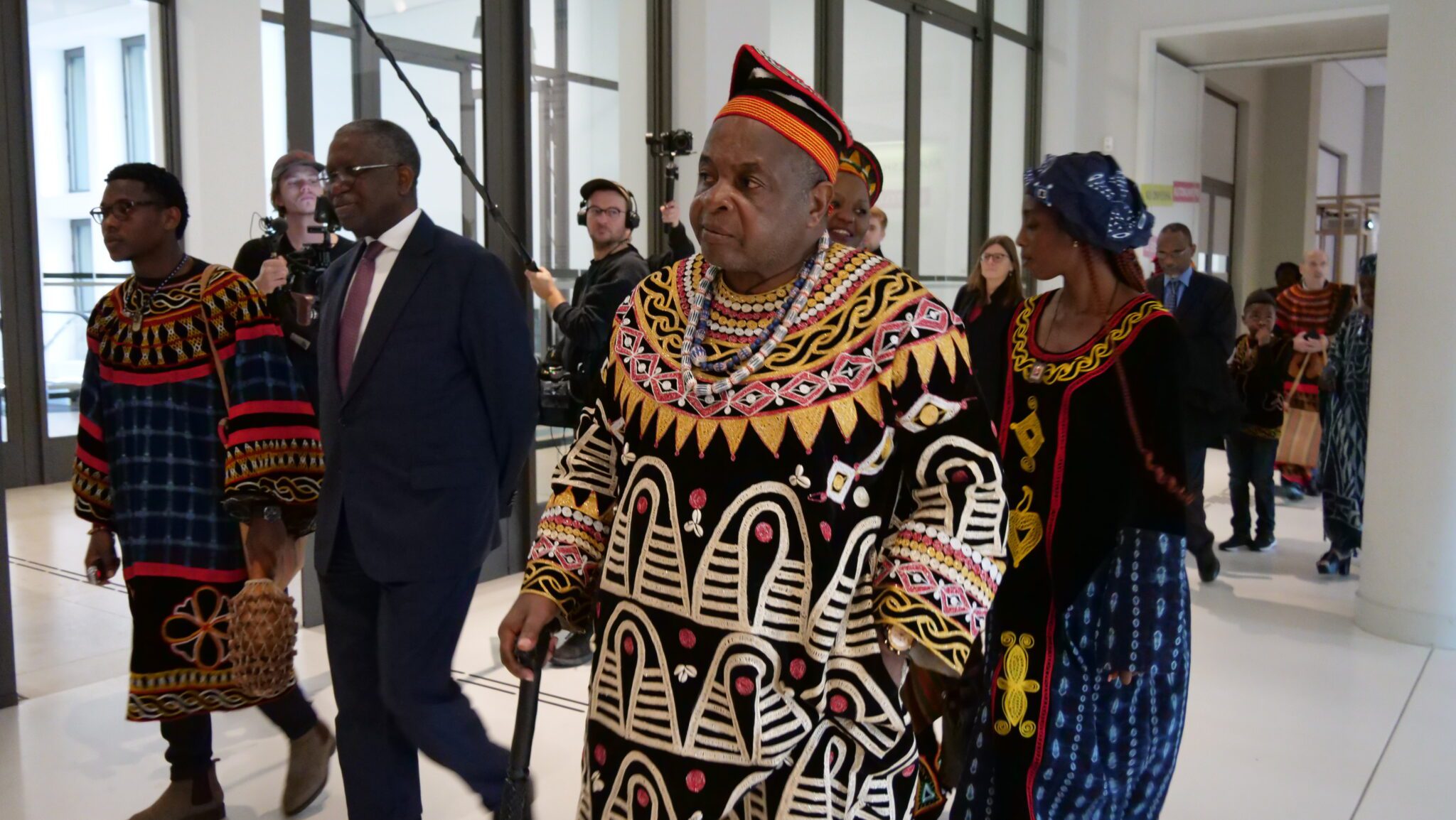 The Fon of Nso meets the Founder of Nso – Ngonnso at last; the visit to ...